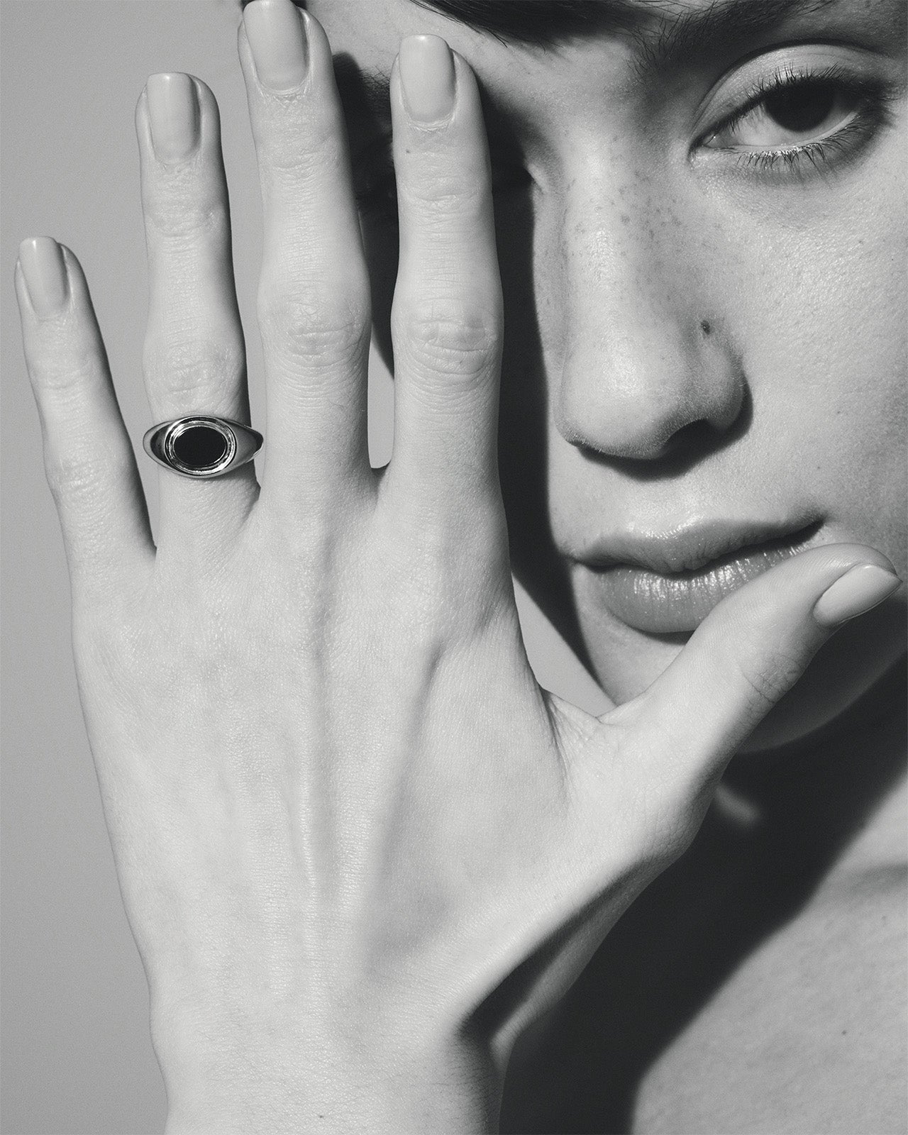 Kosmos Ring Onyx Silver – Temple of the Sun Jewellery